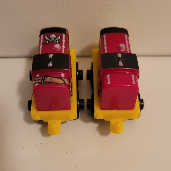 Thomas & Friends | Toys | Thomas And Friends Minis Spooky Pirate Salty ...